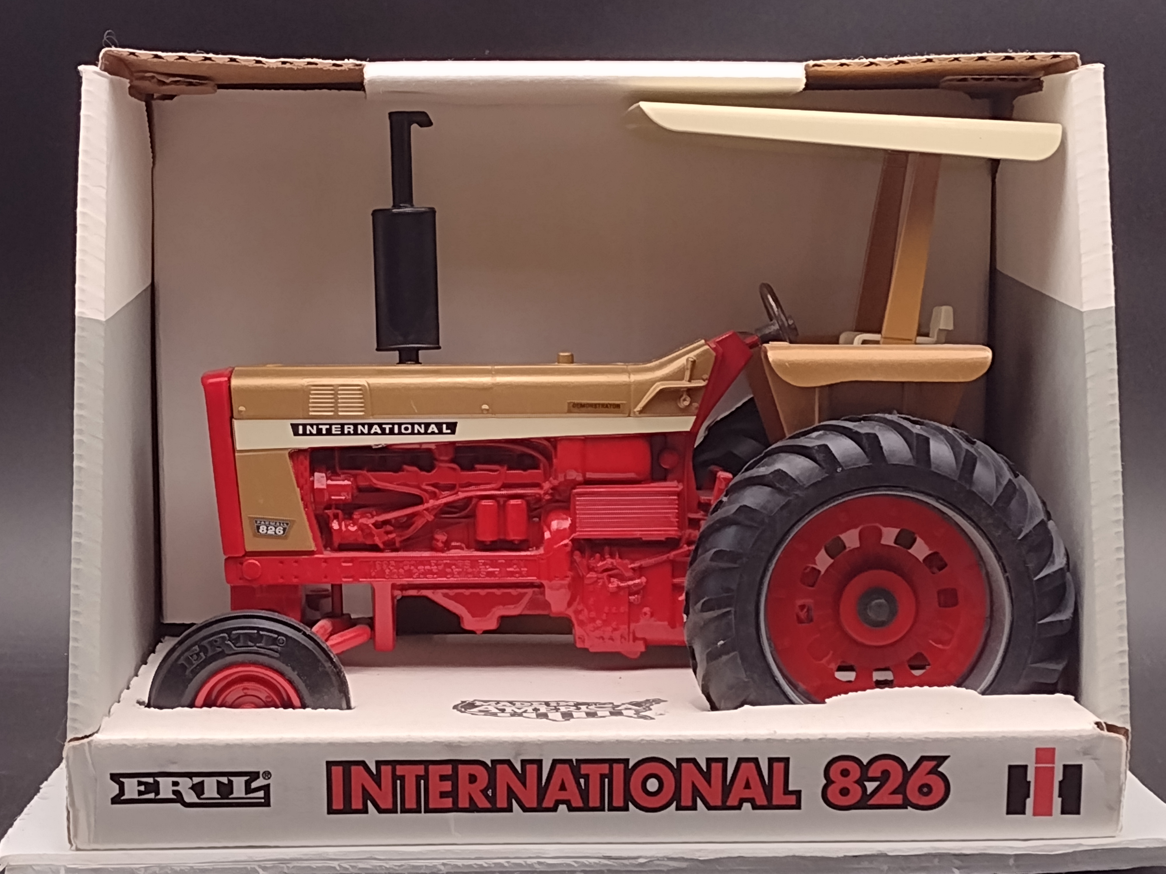 1/16 IH 826 Golden Demonstrator Tractor, W/F - Madsen's Farm Toys